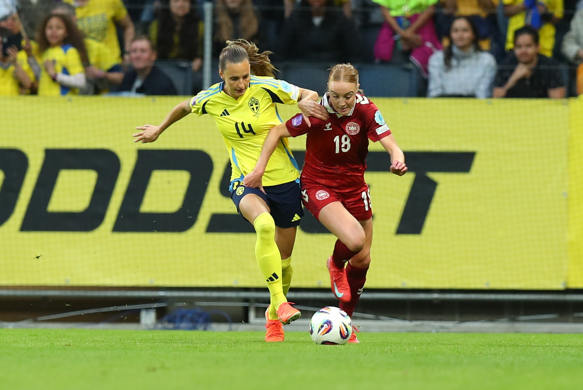 En hyldest til den danske arv: Her er Kvindelandsholdet nye EM-trøje