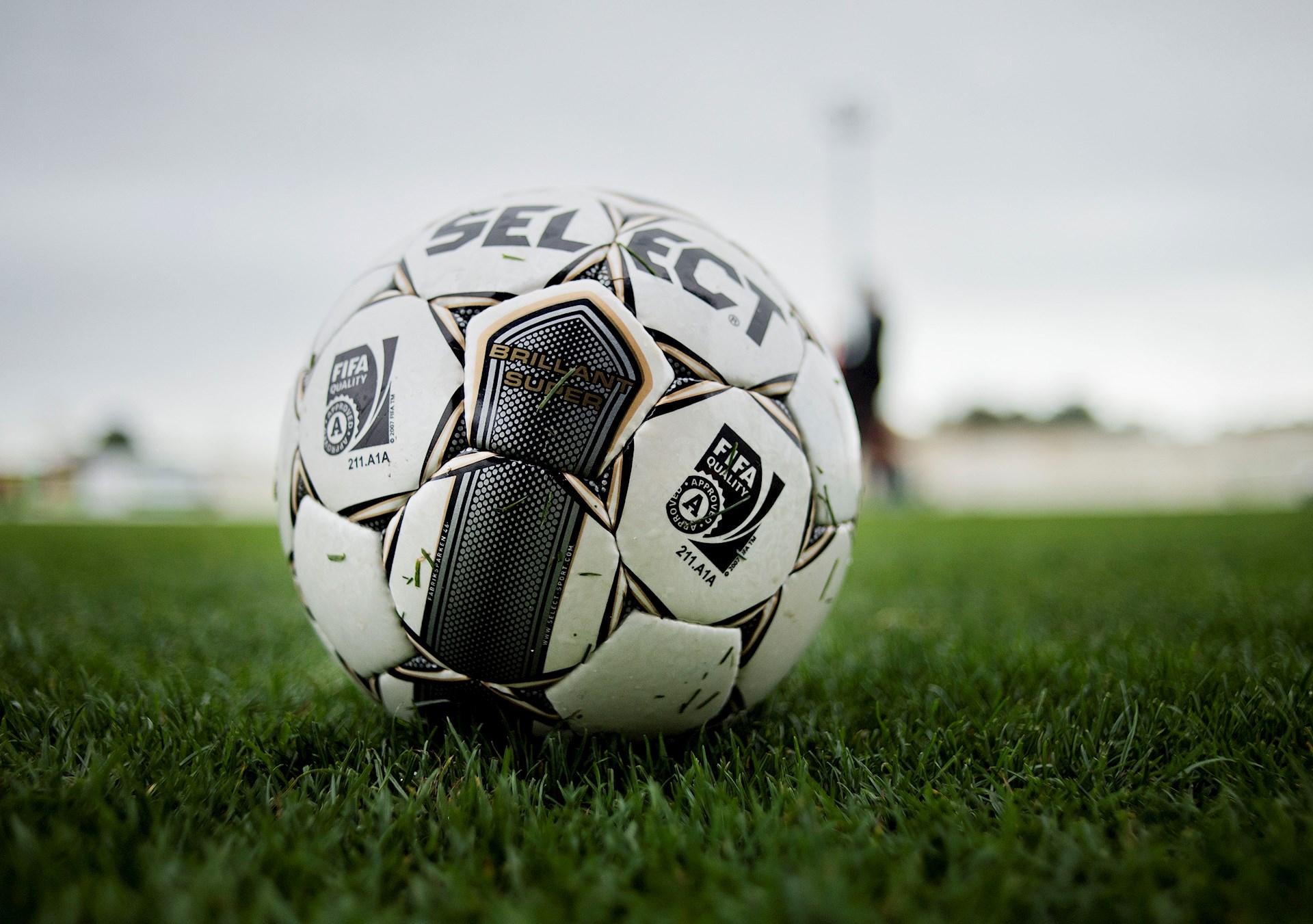 Dansk fodbold tager afstand fra planerne om en lukket europæisk liga