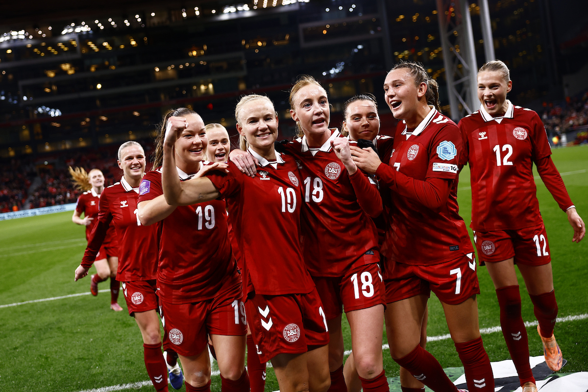 Kvindelandsholdet sejrede i Parken